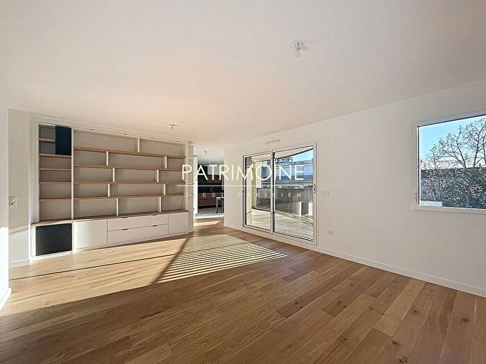 Appartement à louer - Ourches, Saint-Germain-en-Laye - 4 pièces - 2 chambres