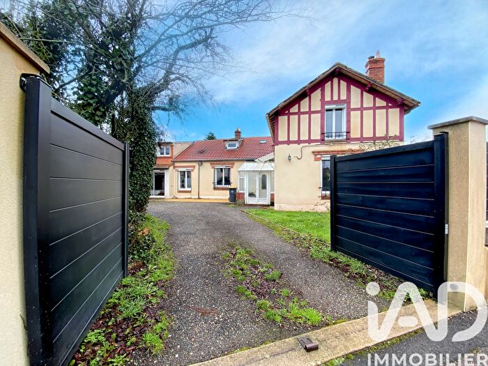 Maison à vendre - Varennes-Changy - 4 pièces - 3 chambres