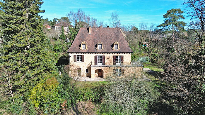 Maison à vendre - Sarlat-la-Canéda - 10 pièces - 6 chambres