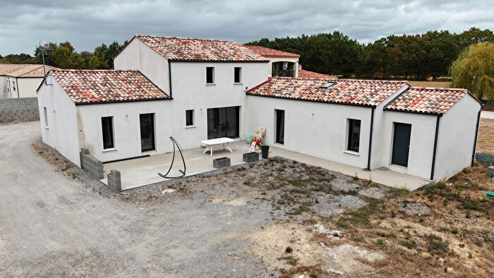 Froidfond : Maison 5 pièces à vendre