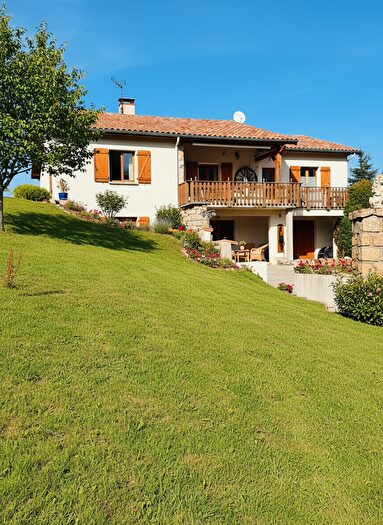 Maison à vendre - Bourg-Argental - 6 pièces - 4 chambres