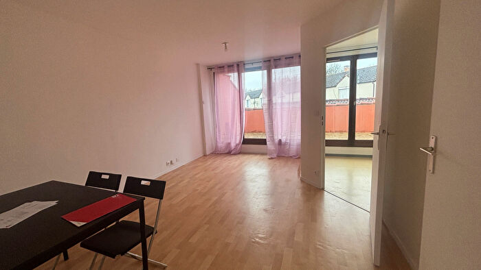 Appartement à louer - Évry, Les Aunettes - 3 pièces - 2 chambres