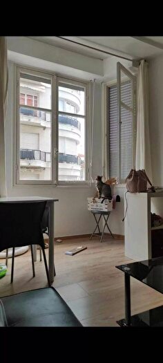 Appartement à louer - Fleurs-Gambetta, Nice - 1 pièce