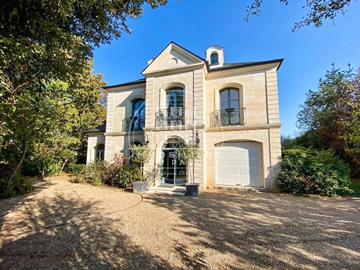 Maison à louer - Centre Ville, Croissy-sur-Seine - 8 pièces - 5 chambres