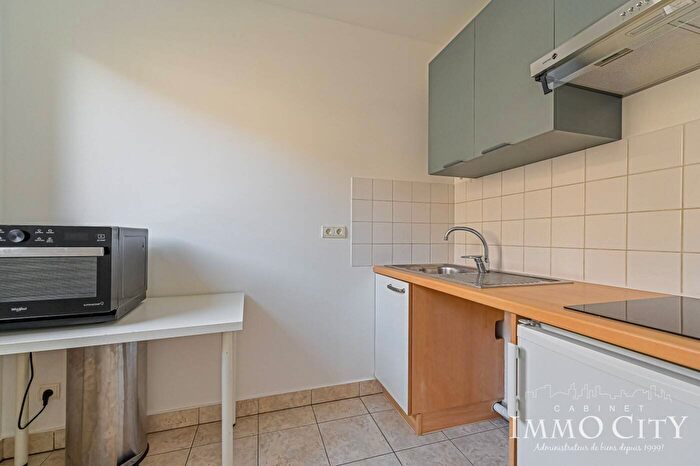 Appartement à louer - Peri-Brossolette, Montrouge - 1 pièce