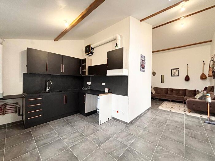 Appartement à louer - Belleville - 2 pièces - 1 chambre