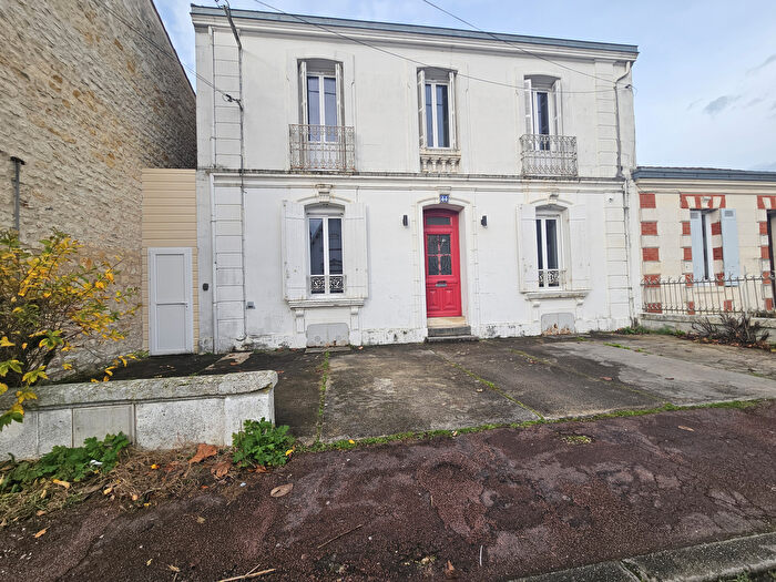 Maison à vendre - Saintes, Saint-Sorlin, La Récluse - 8 pièces - 6 chambres