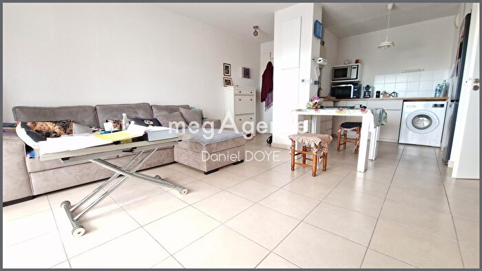 Maisons à vendre et appartements à louer - 1