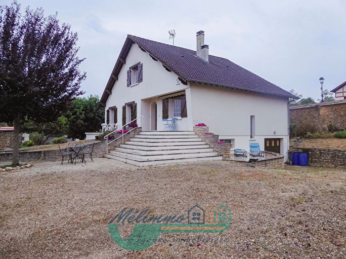 Saint-Sauveur-en-Puisaye - Maison 7 pièces à vendre