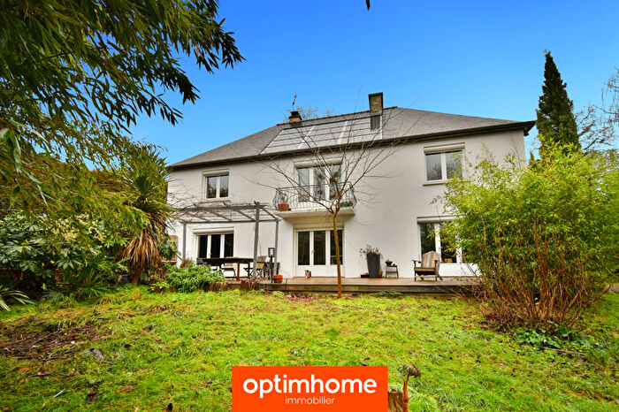 Maison à vendre - Bourg-des-Comptes - 5 pièces - 3 chambres