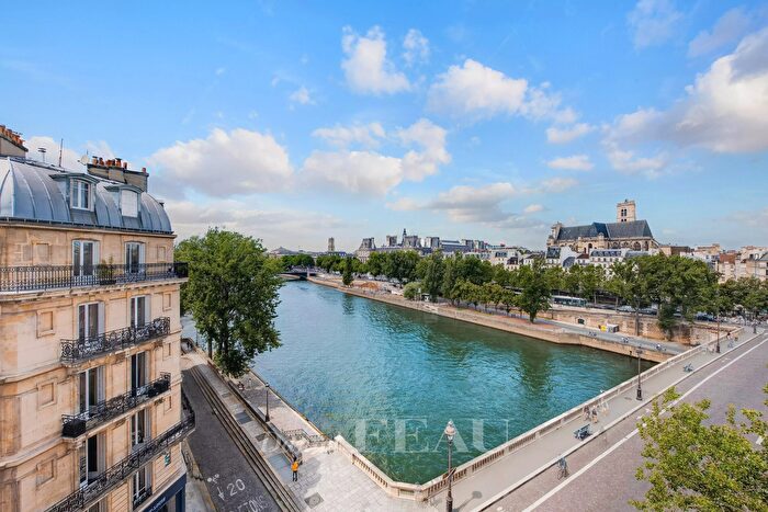 Paris 4ème, Les Iles : Appartement 5 pièces à louer