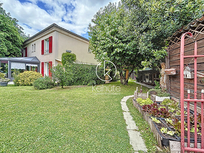 Maison 6 pièces à Chazay-d'Azergues, à vendre