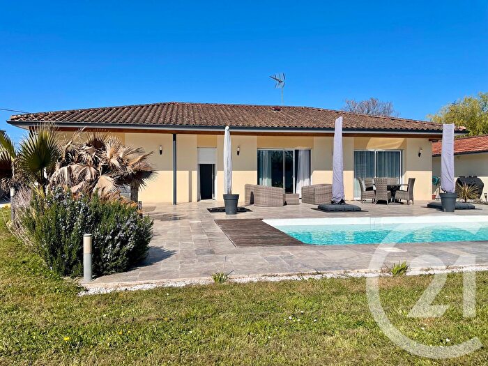 Maison à vendre - Saint-Médard-de-Guizières - 5 pièces - 3 chambres