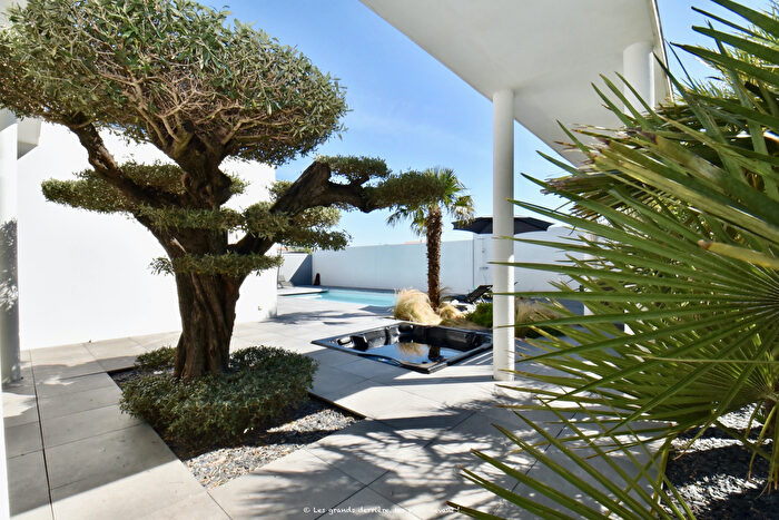 Maison à vendre - Saint-Palais-sur-Mer - 5 pièces - 4 chambres