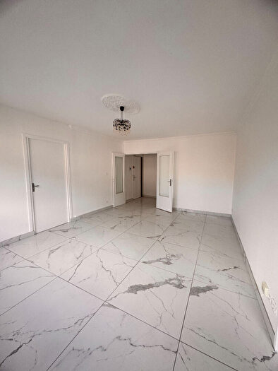 Appartement à louer - Reims, Barbâtre - 4 pièces - 3 chambres