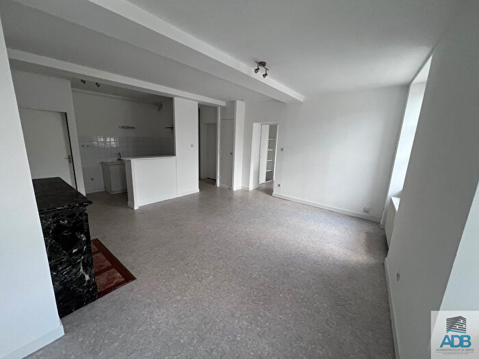 Appartement à louer - Roanne, Gare - 3 pièces - 2 chambres