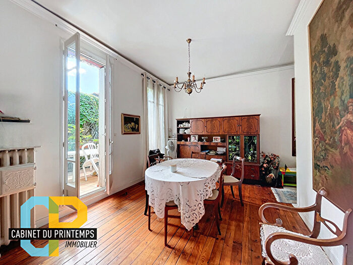 Maisons à vendre et appartements à louer - 1