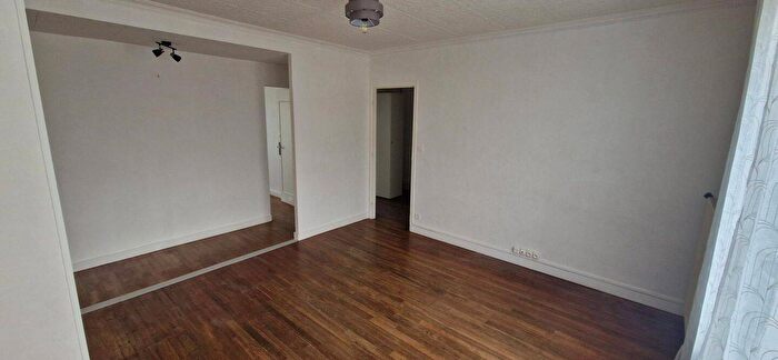 Appartement à louer - Sud Est, Guingamp - 4 pièces - 3 chambres