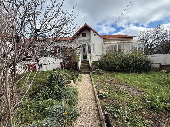 Maison à vendre - Marseille e , Montolivet - 4 pièces - 3 chambres