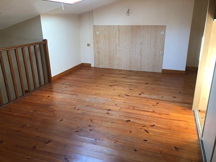 Appartement à louer - Pierrelatte, Centre-ville - 2 pièces - 1 chambre