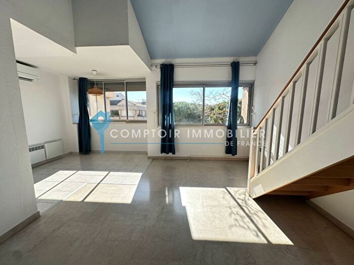 Appartement à louer - Nîmes - 3 pièces - 2 chambres