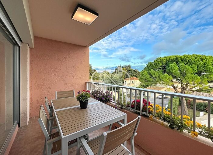 Appartement à vendre - Vallauris, Pertuades - 2 pièces - 1 chambre
