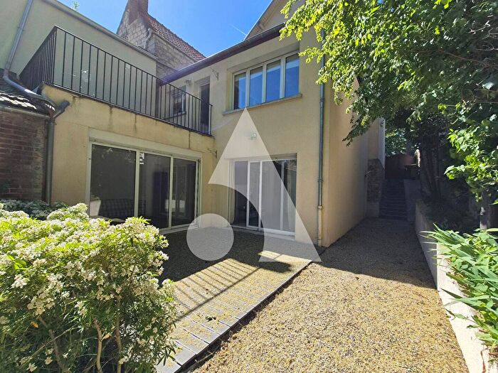 Nogent-Cassan, LIsle-Adam : Maison 10 pièces à louer