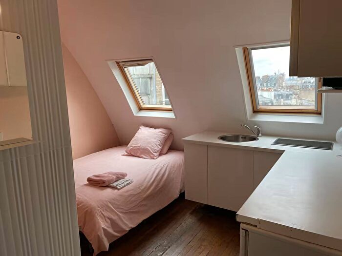 Appartement à louer - Batignolles-Cardinet, Paris ème arrondissement - 1 pièce