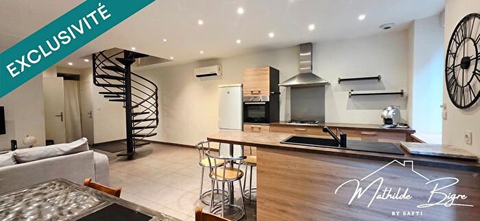 Appartement à vendre - Issoire, Centre-ville, Barrière - 4 pièces - 3 chambres