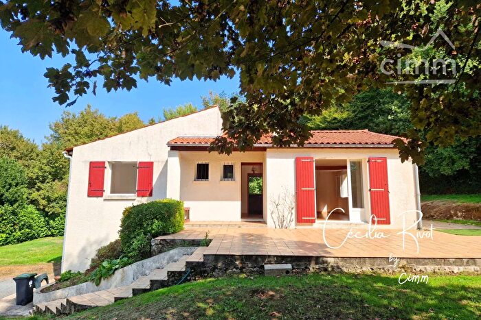 Maison à vendre - Bussac-sur-Charente - 4 pièces - 3 chambres