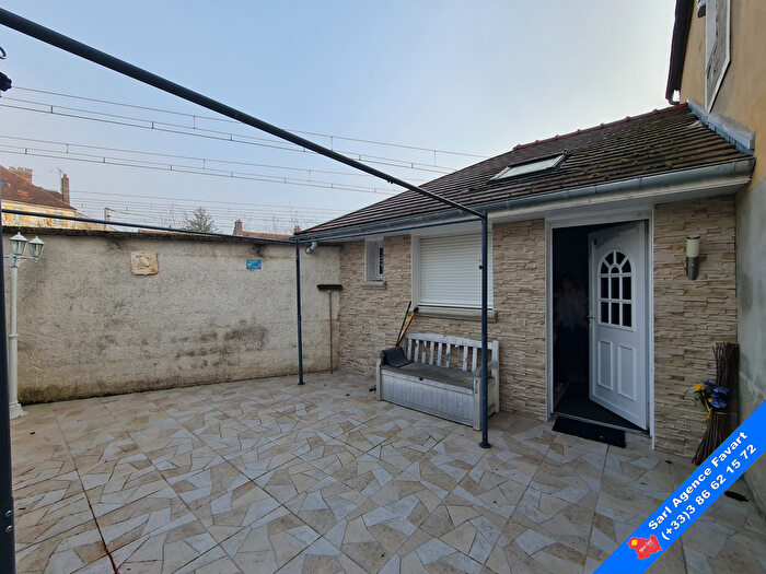 Maison à vendre - Brienon-sur-Armançon - 4 pièces - 3 chambres