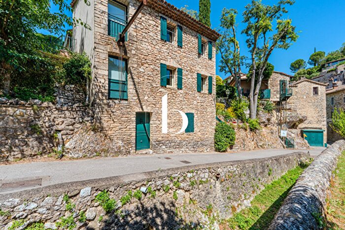 Maison 8 pièces à vendre à Barjac