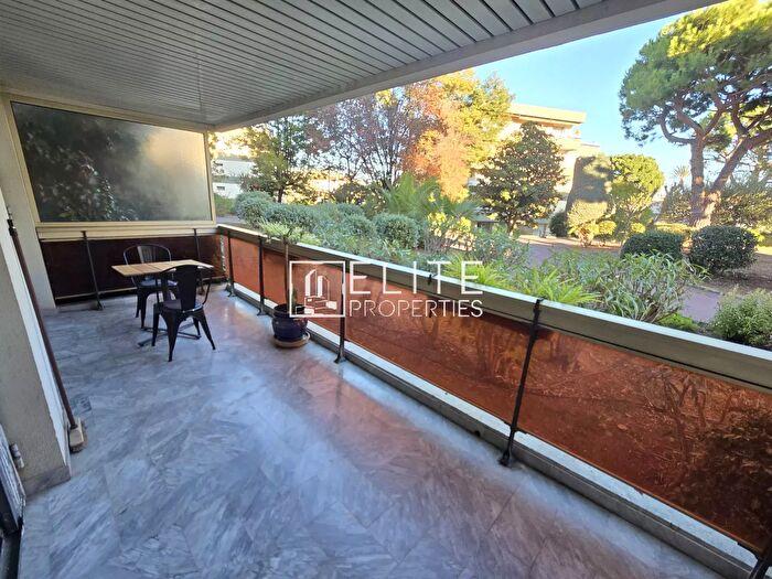 Appartement à vendre - Saint-Laurent-du-Var, Jacquons, Plateaux Fleuris - 2 pièces - 1 chambre