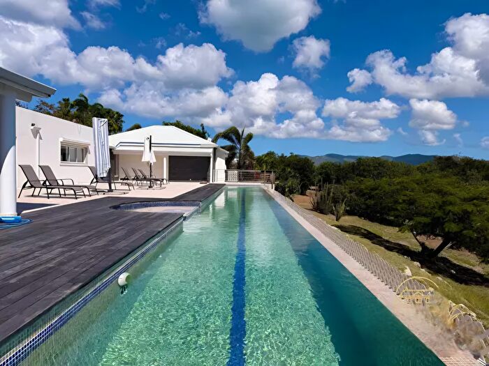 Le Marigot : Maison 12 pièces à vendre