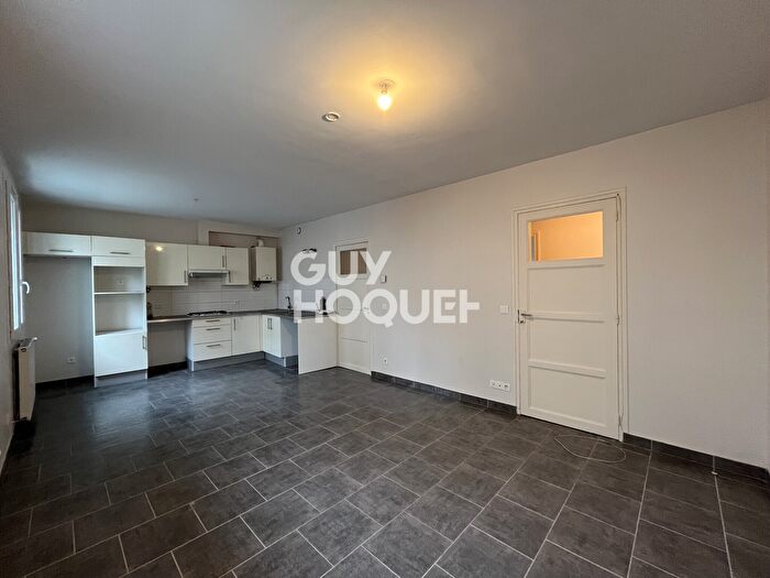 Appartement à louer - Valence, Grand Charran - 3 pièces - 2 chambres