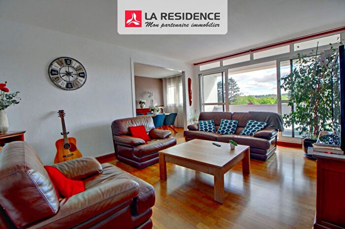 Plaisir : Appartement 5 pièces à vendre