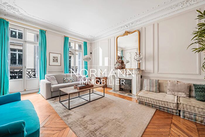 Appartement à vendre - Paris e , Saint-Philippe du Roule - 4 pièces - 2 chambres