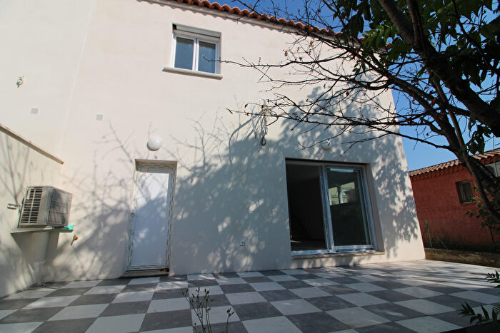 Maison à vendre - Milhaud - 4 pièces - 3 chambres