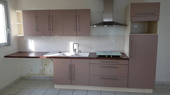 Appartement à louer - Saint-Symphorien-dAncelles - 4 pièces - 3 chambres