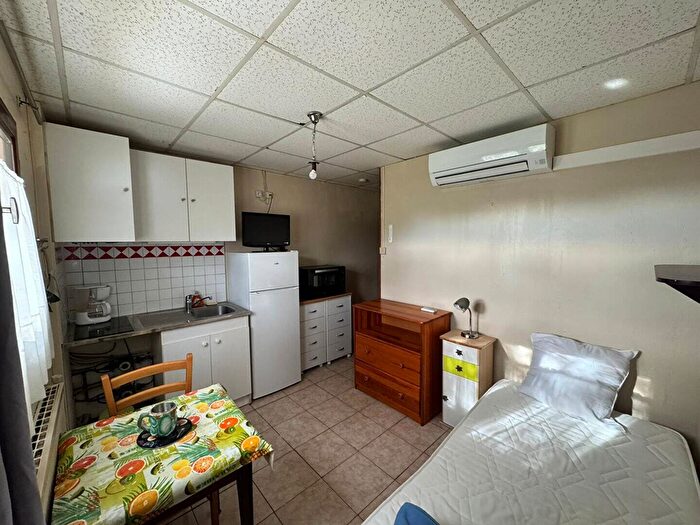 Appartement à louer - Caumont-sur-Durance - 1 pièce