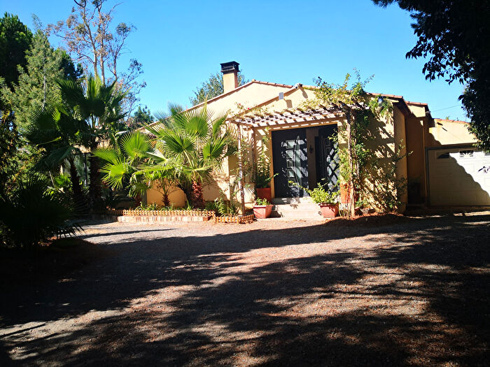 Maison à vendre - Fréjus, Centre-ville - 12 pièces - 7 chambres