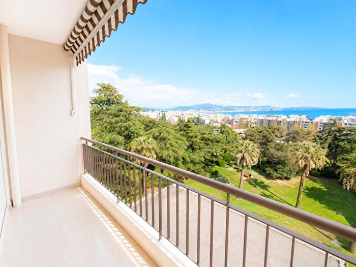 Appartement 2 pièces à vendre - Nice, Caucade
