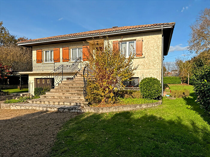 Maison à vendre - Vérac - 5 pièces - 3 chambres