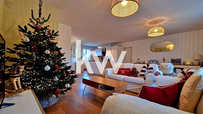 Maison à vendre - Fraisans - 6 pièces - 4 chambres