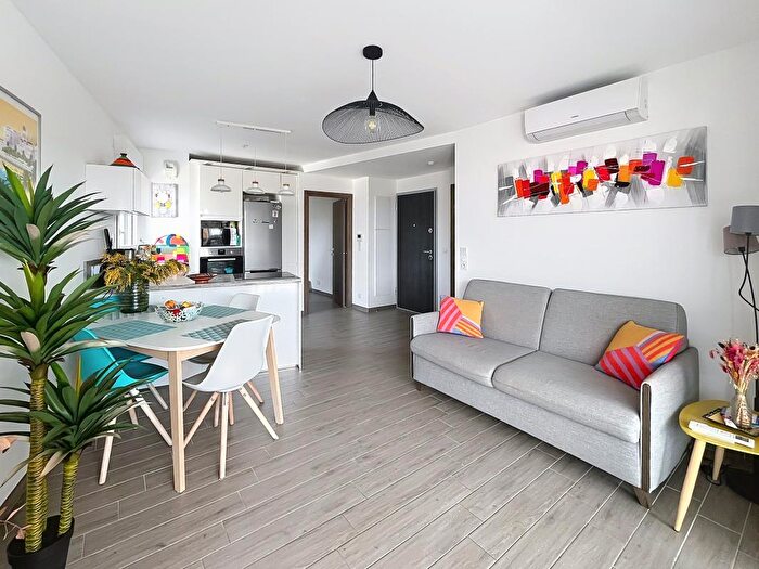 Appartement à vendre - Saint-Raphaël, Les Arênes - 3 pièces - 2 chambres