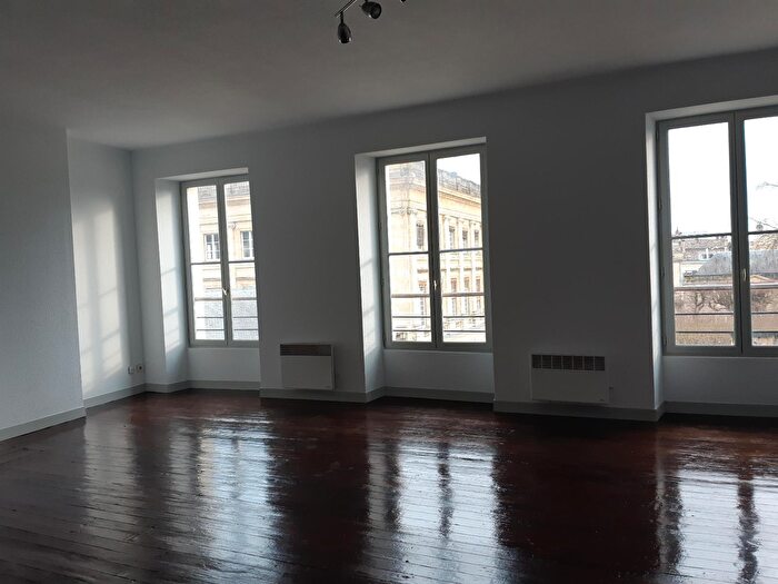 Appartement 4 pièces à Bordeaux, Saint-Christoly, à louer