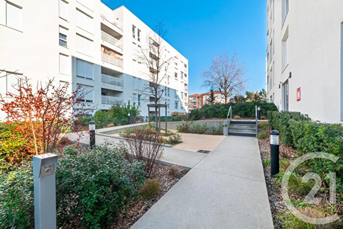 Appartement à vendre - Vénissieux - 2 pièces - 1 chambre