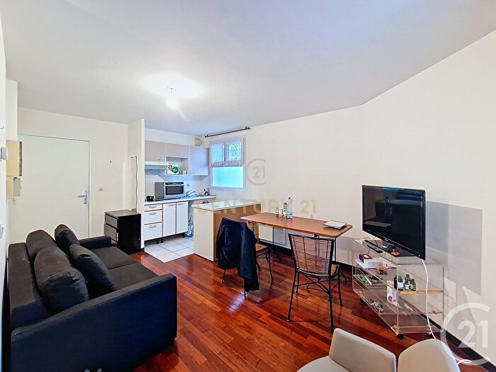 Appartement à vendre - Neuilly-sur-Marne, Bourg ancien, Pré Fleuri, Rives de Neuilly - 2 pièces - 1 chambre