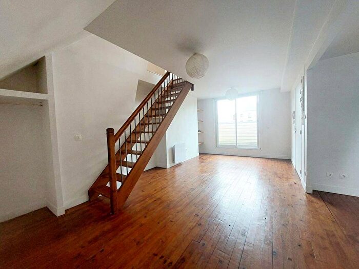 Appartement à louer - Centre Ville, Beauvais - 1 pièce