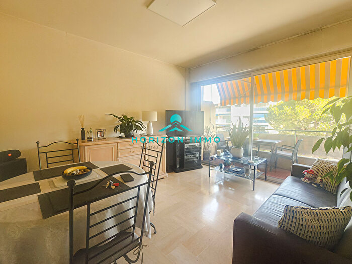 Appartement à vendre - Cagnes-sur-Mer, La Gare, Les Plans, Hippodrome - 2 pièces - 1 chambre